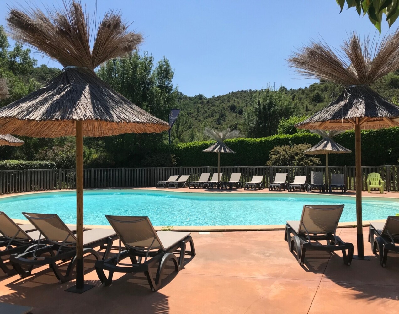 Luxus-Safarizelt mit Sanitär auf Camping Saint Amand in der Ardèche | Tendi